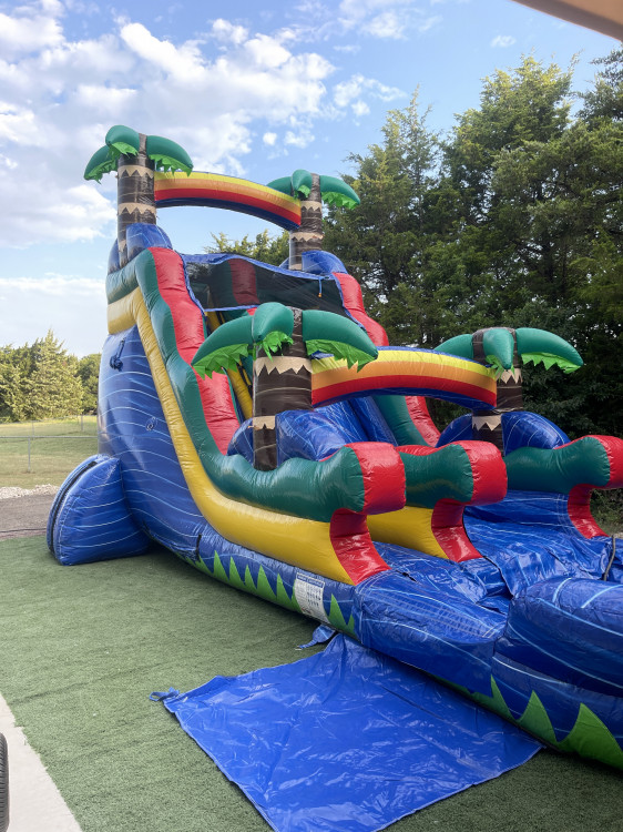 Slides & Combos - Hoppin Hippos Bounce House Rentals